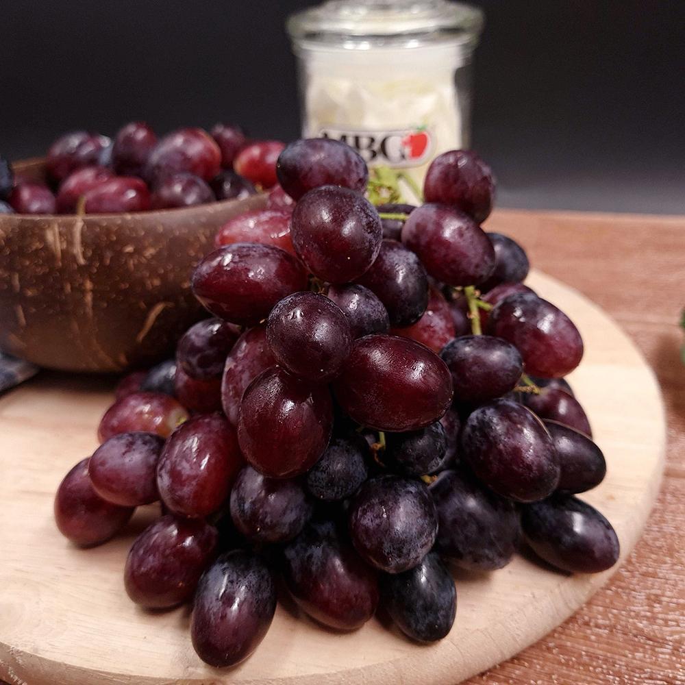 Spain Autumn Royal Black Grape [500g/Pack] – MBG Fruit Shop