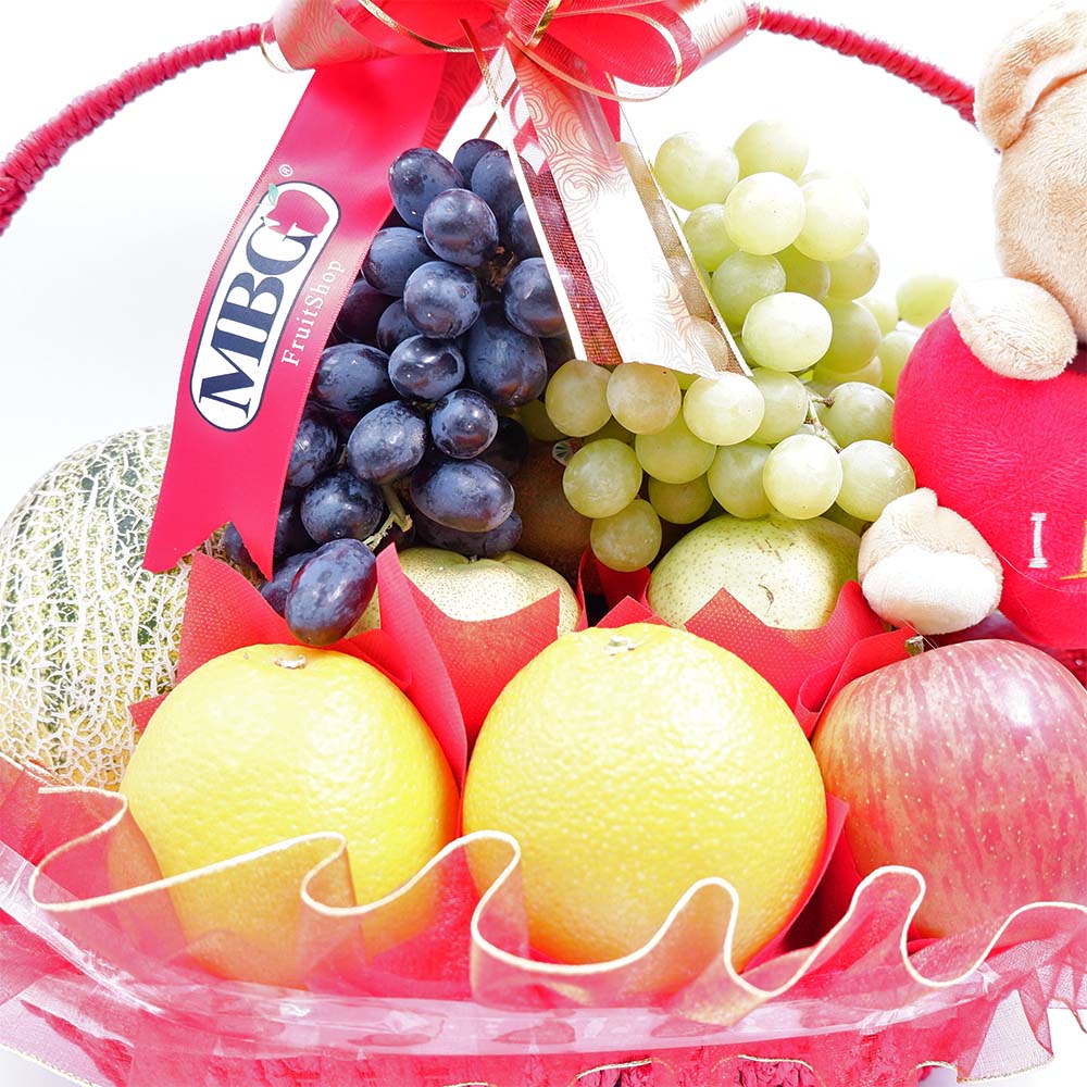 Sweetheart Fruit Basket - Signature (7 Types of Fruits) – MBG Fruit Shop